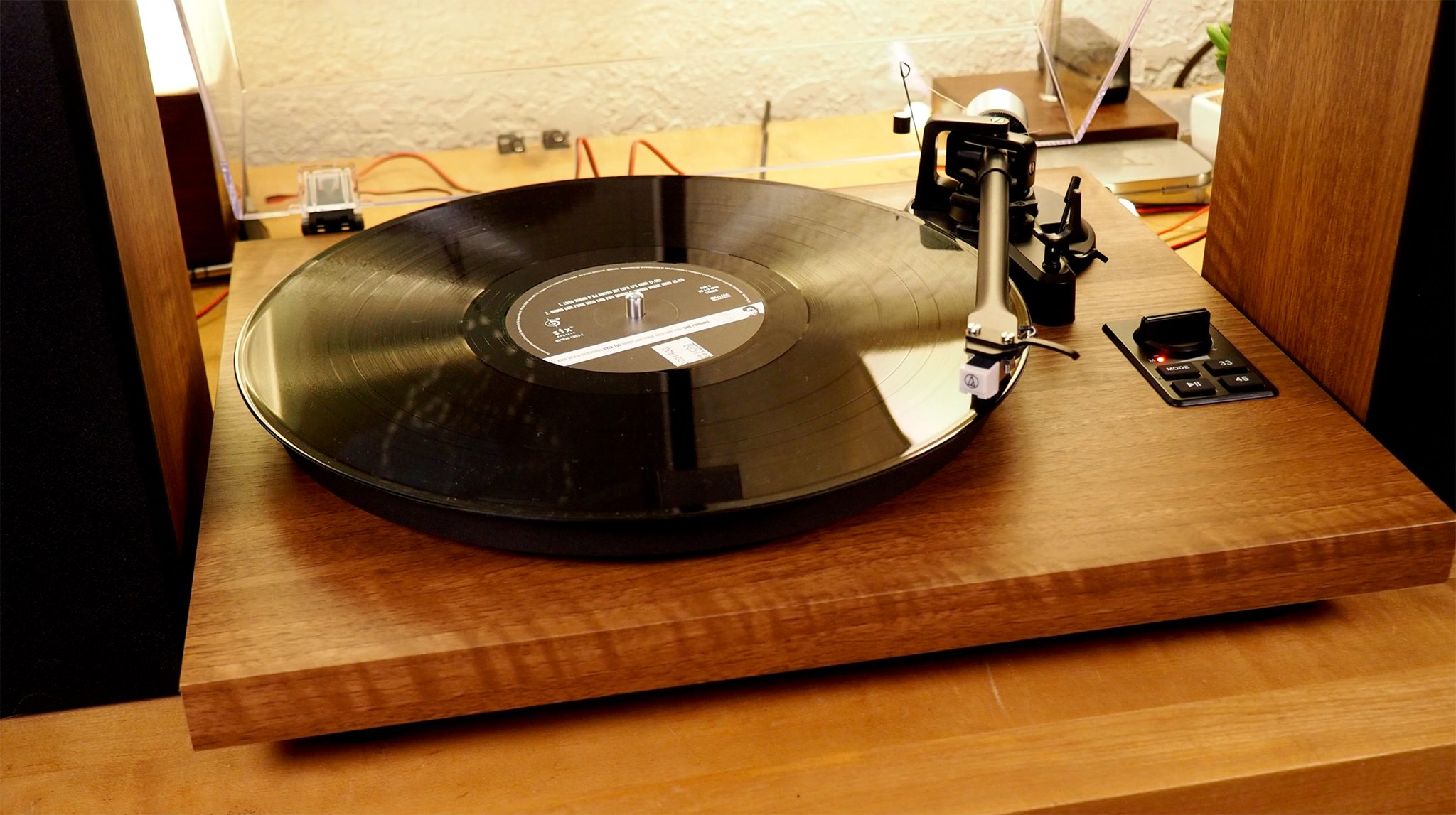 1byONE Audio H004 Hi-Fi Turntable with Speakers - Pedal of the Day