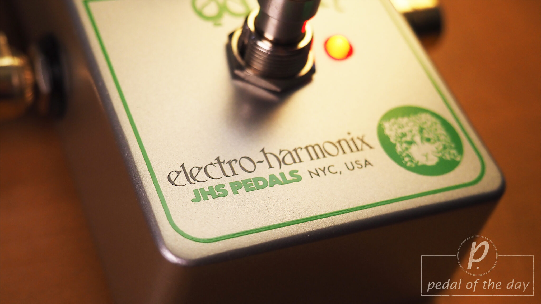 Electro-Harmonix & JHS Pedals Lizard Queen Octave Fuzz Distortion 3 ...