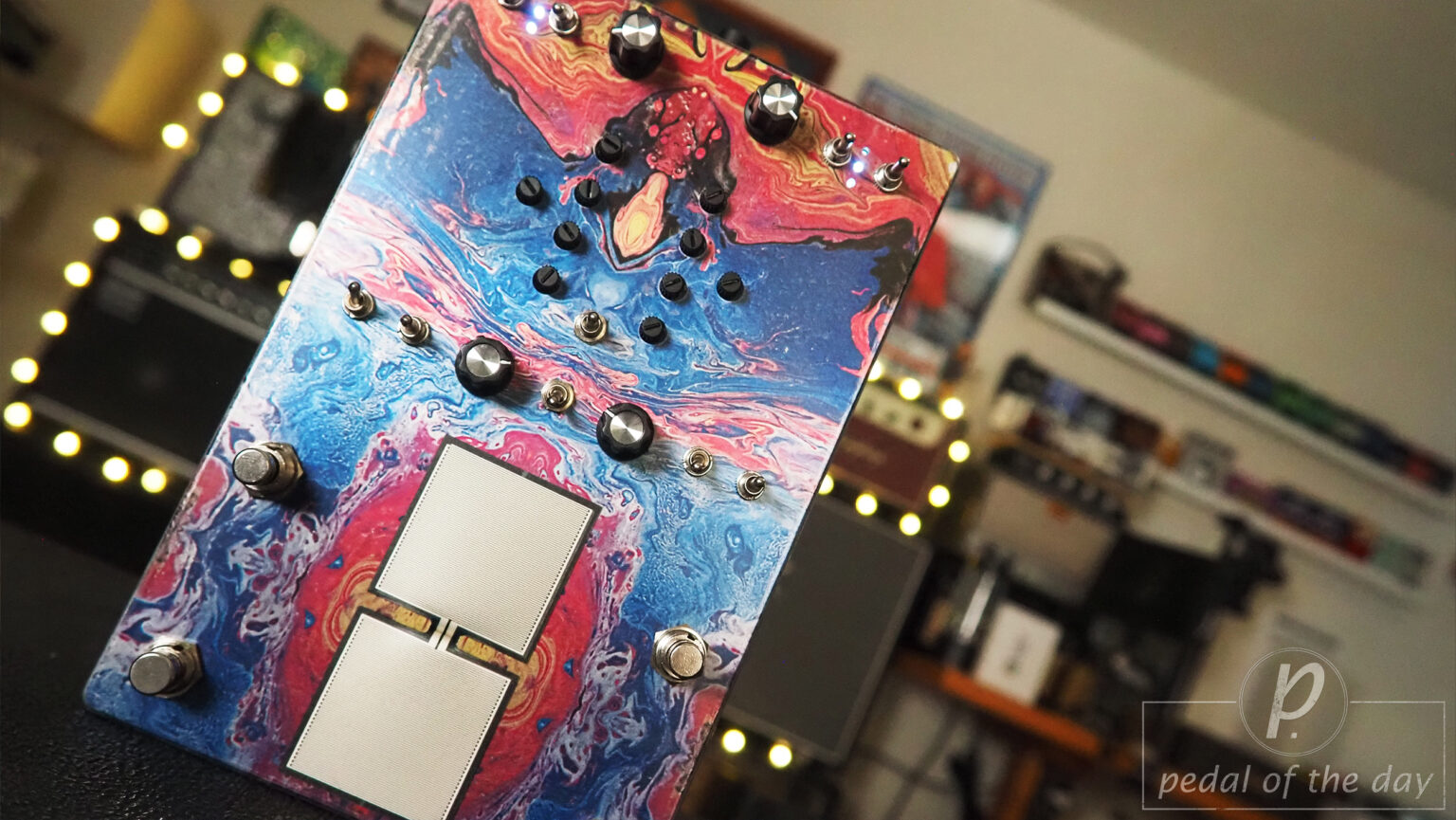 ezhi&aka Double Tape T Broken Tape Deck Emulator 6 - Pedal of the Day